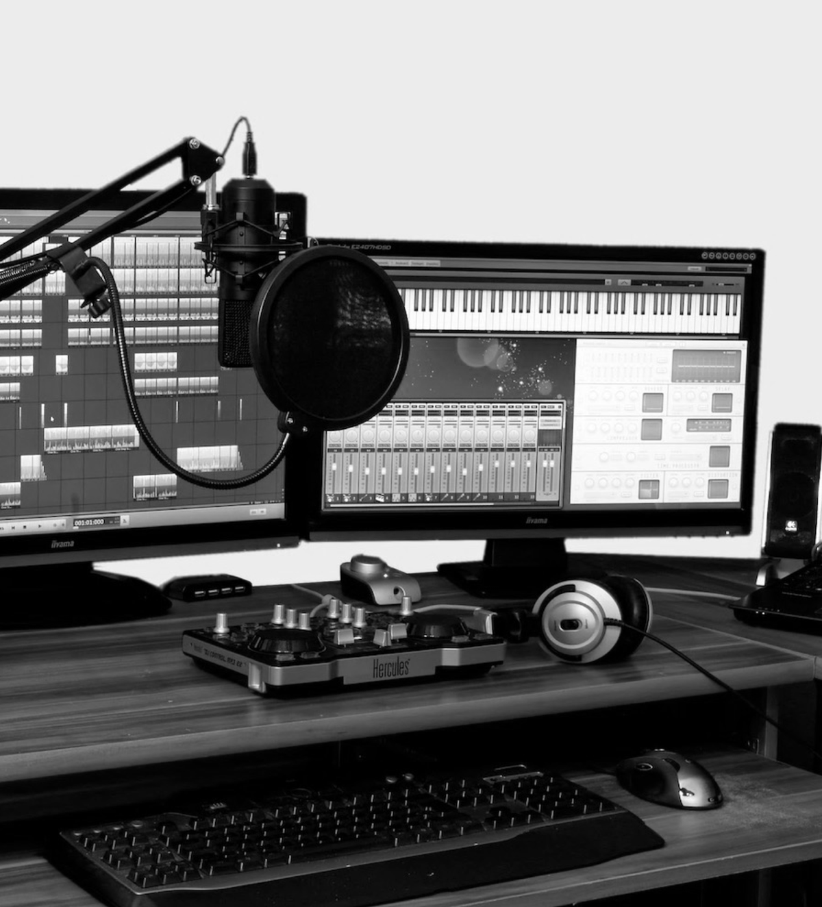 What is the difference between a blog, vlog and slog?